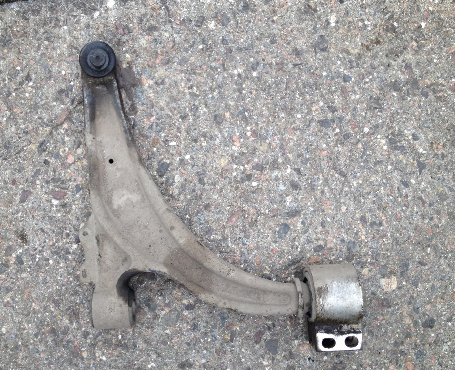 Замена сайлентблока переднего рычага Шевроле Круз в Москве - сеть ...